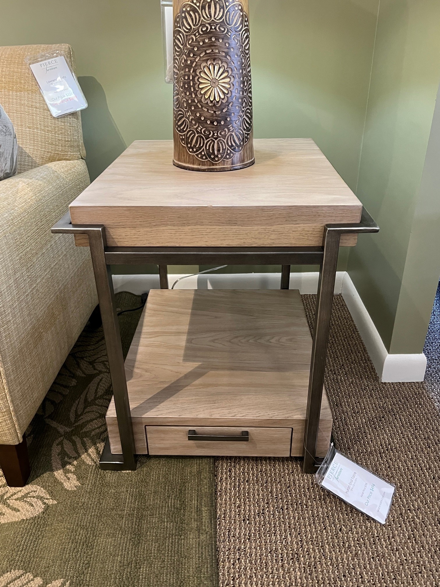 Huron End Table | Pierce Furniture
