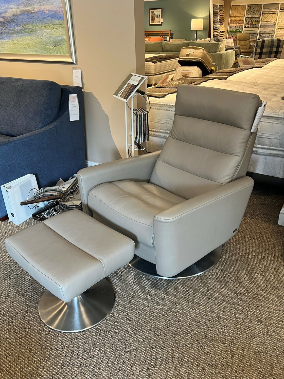 Cirrus Tilt Back Chair and Ottoman | Pierce Furniture