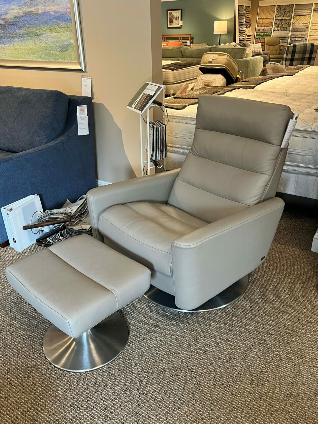 Cirrus Tilt Back Chair and Ottoman | Pierce Furniture